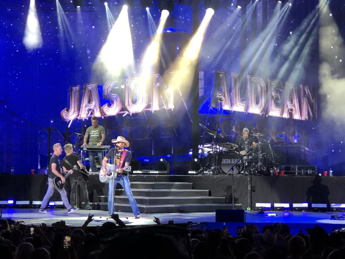 Jason Aldean fires up country crowd in USANA Amphitheatre appearance ...